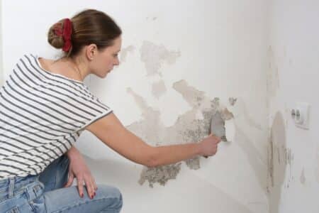 Paint Bubbling on Wall – Causes & Quick Fixes That Work
